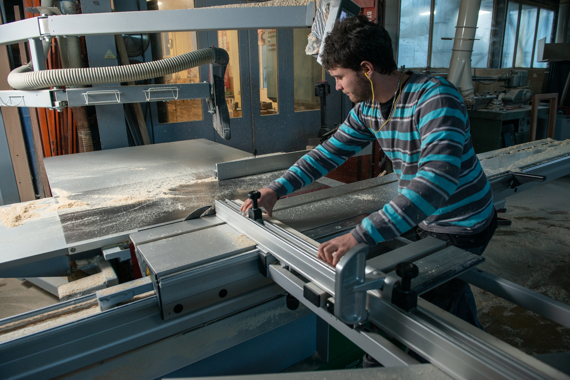 Atelier, parc machines robotisé, assemblage, vernissage, découpe - STBF